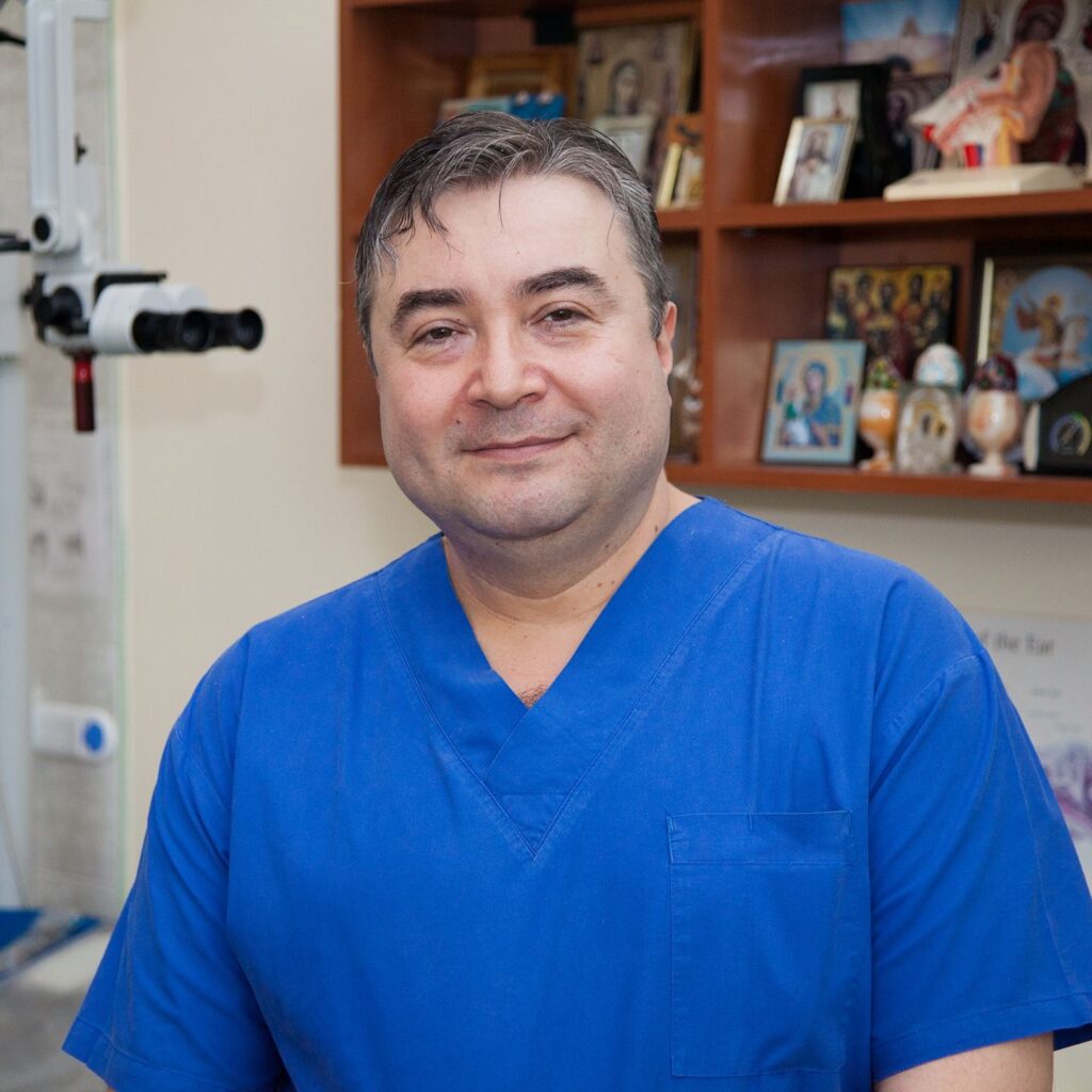 Povestea medicului militar buzoian Viorel Vrăcioiu, care nu s-a ...