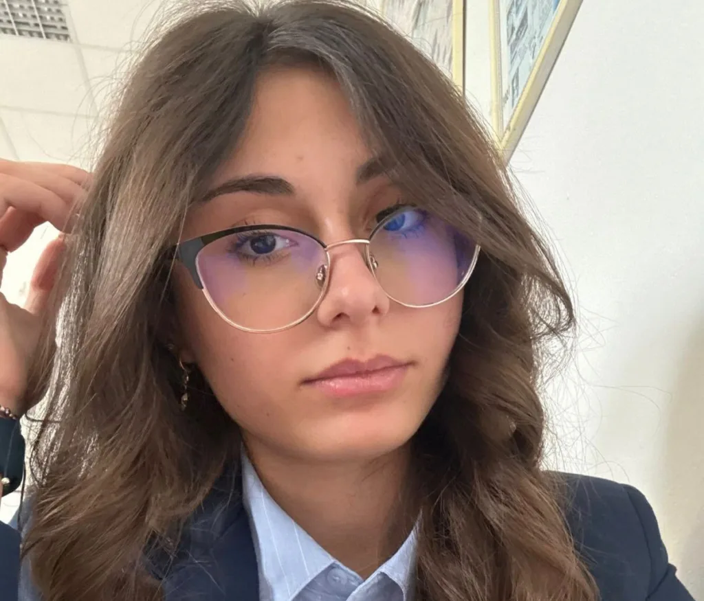 FOTO / Hasdeianca Mara Elena Urmuzache își transformă vara în ore de ...